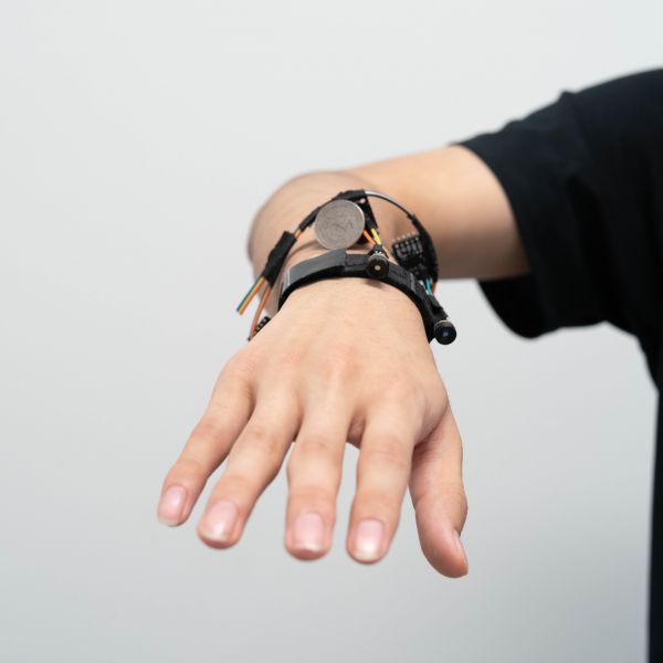 CIS Researchers Develop 3D Hand-sensing Wristband | Cornell Computing ... CIS Researchers Develop 3D Hand-sensing Wristband | Cornell Computing ...